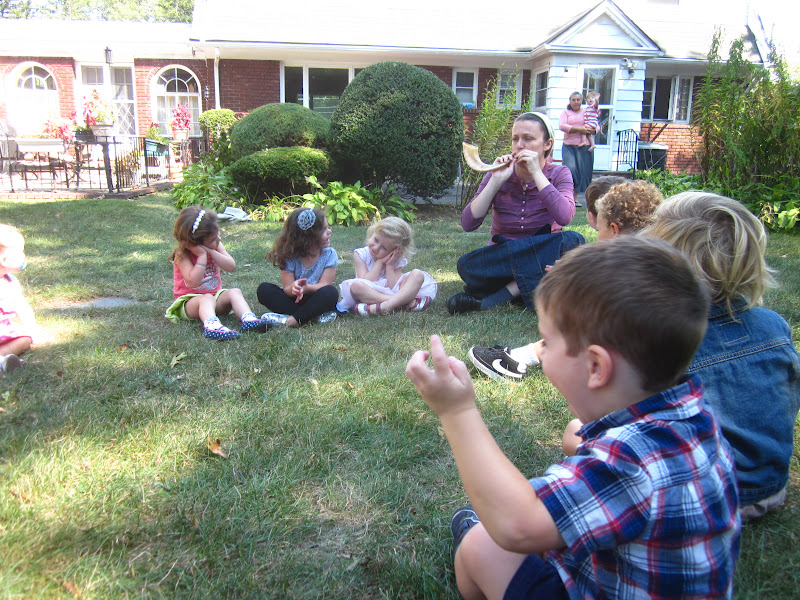 Kinder Gan Preschool Class: Outside Circle Time.