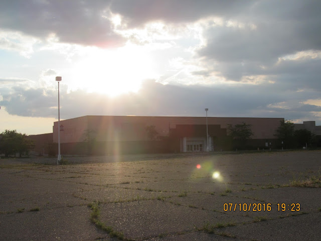 Trip to the Mall: Summit Place Mall- [Waterford Township (Pontiac ...