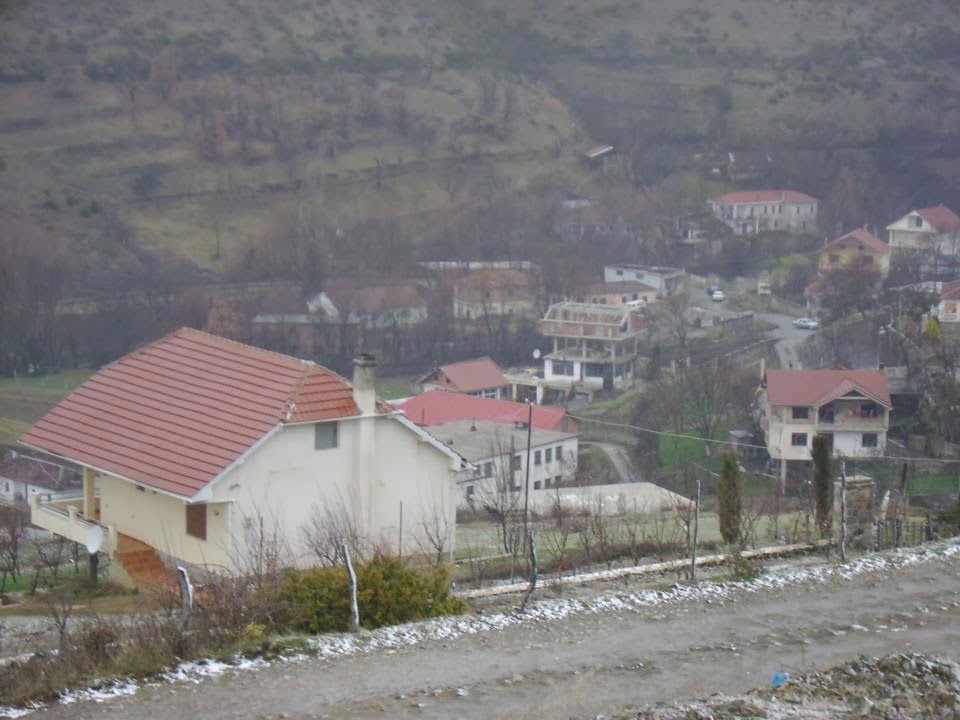 RRAJCA JONE: Rrajca nen petkun e bardhe