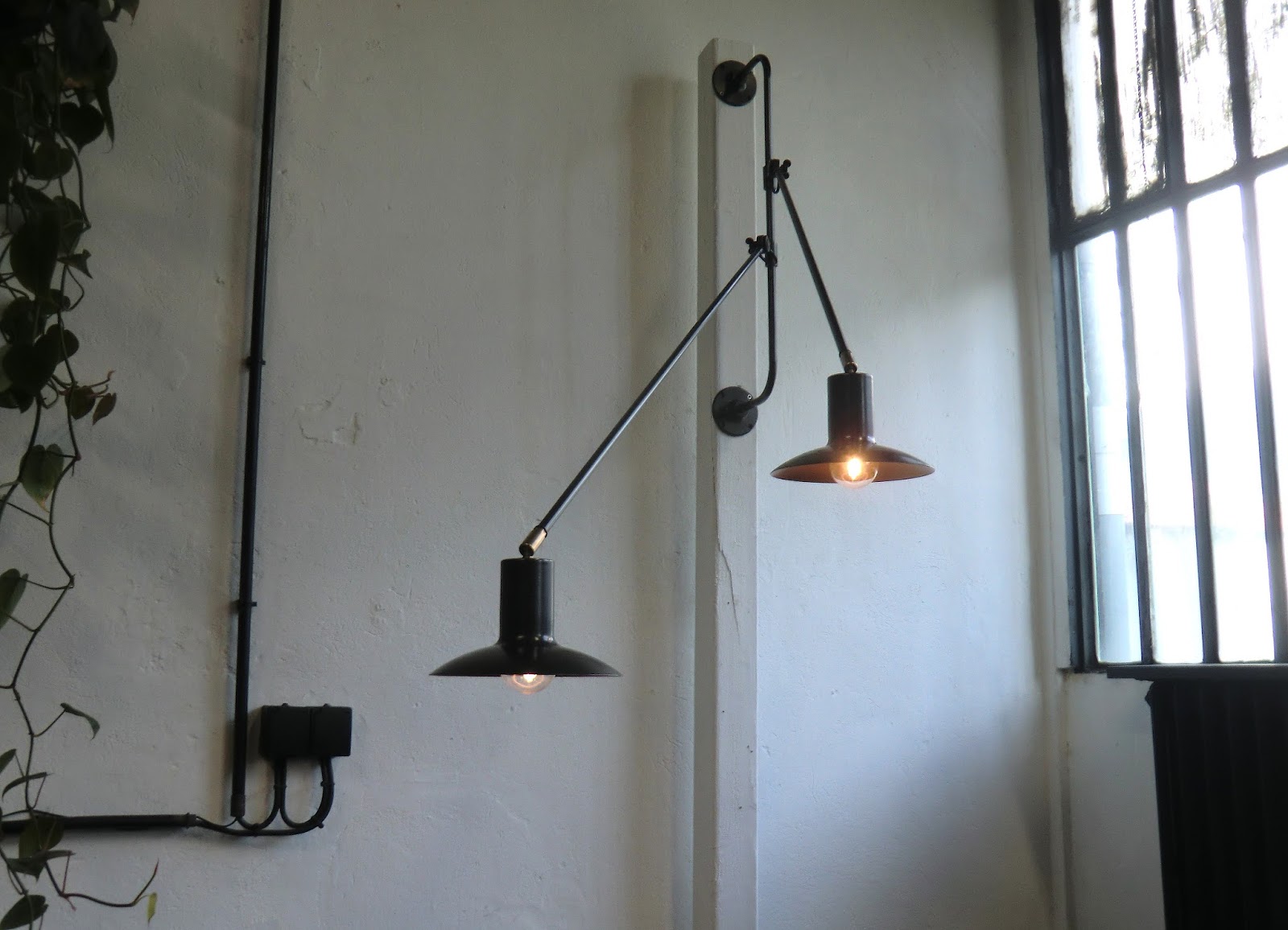 WO AND WÉ COLLECTION: Applique potence industrielle deux bras de ...