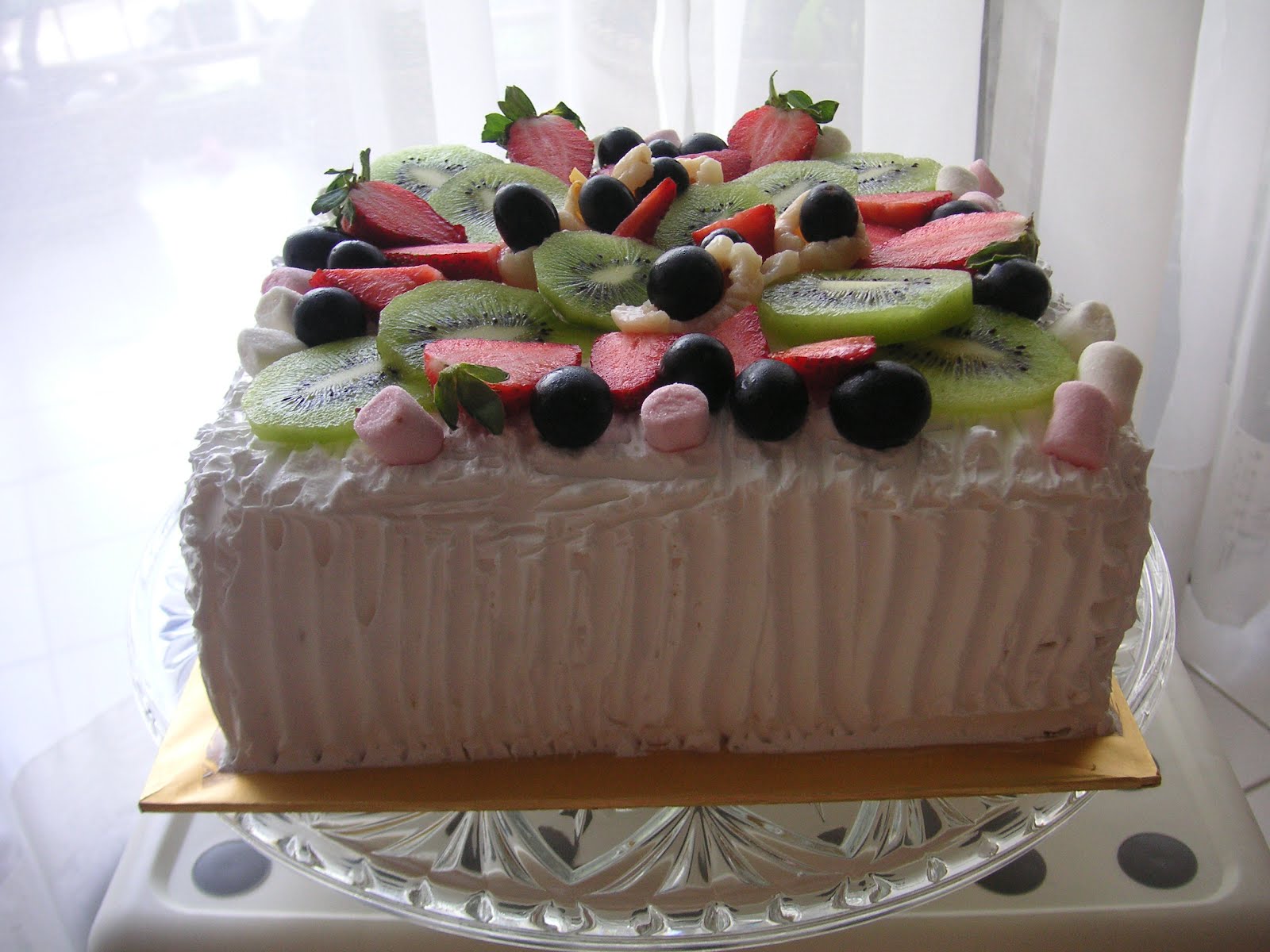Kim's Mix and Bake: Fresh Fruit Gateau