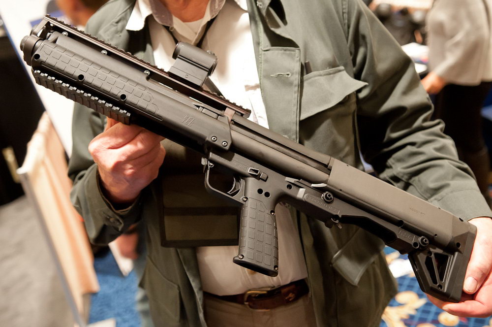 VEICULOS E ARMAMENTOS MILITARES: KEL TEC KSG.