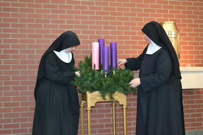 St. Emma Nuns: Advent Nunning
