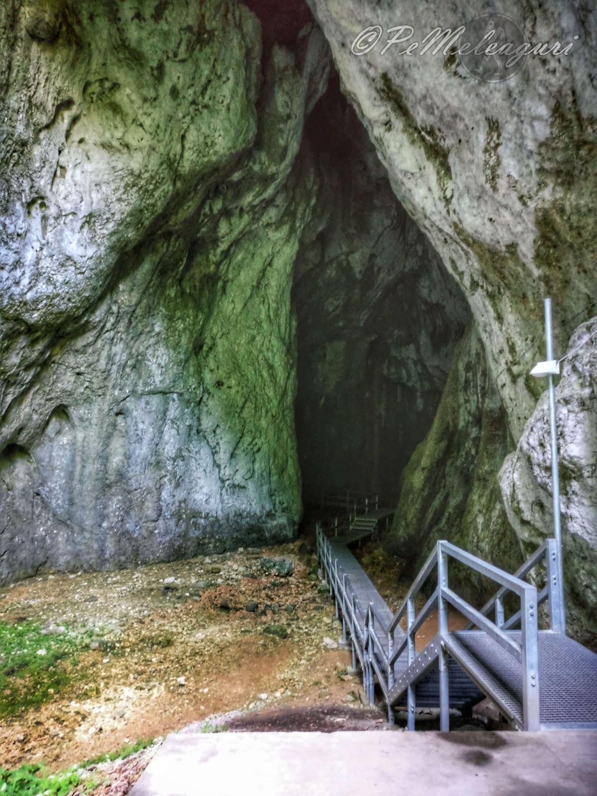 Atracții turistice în Alba: Peștera Ghețarul de la Scărișoara și ...