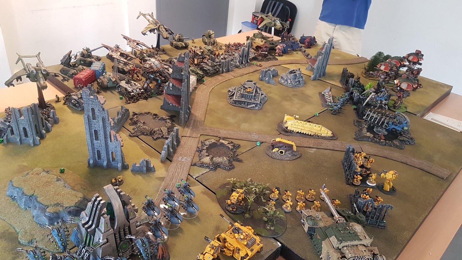 Hold the ground: Warhammer 40k - Apocalypse