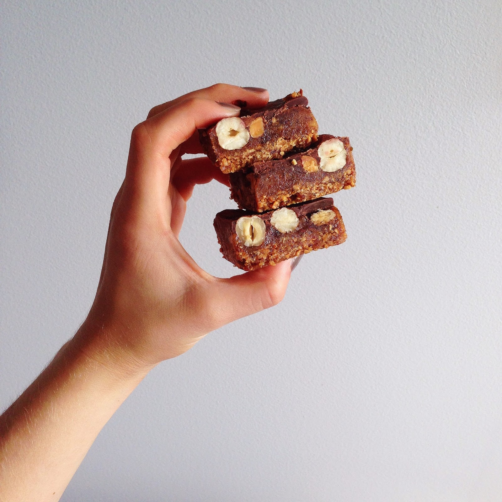 misohealthy_: Raw Caramel and Nut Slice
