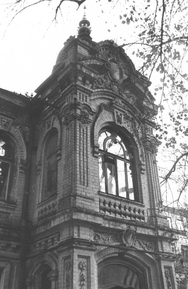 История Киева: Бехтеревский переулок, 8