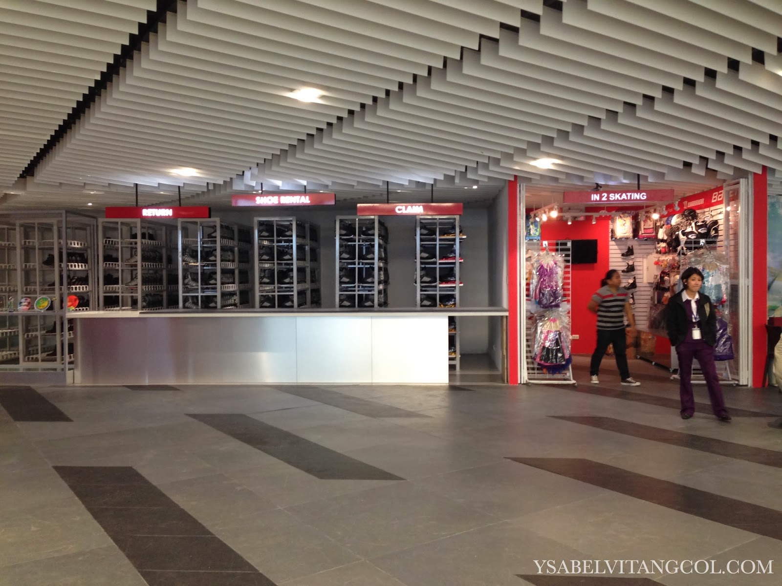 Pleasantly Chic has moved!: The MEGA Comeback: SM Megamall Ice Skating Rink