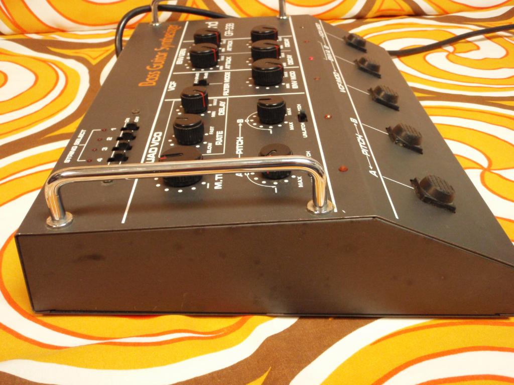 MATRIXSYNTH: Roland GR-33B Analog Bass Synthesizer
