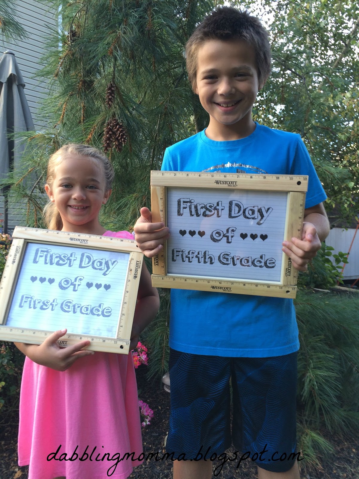 Dabblingmomma: First Day of School Picture Frames