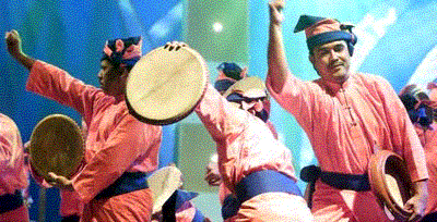 Biro Kebudayaan dan Kesenian: Asal usul kompang..