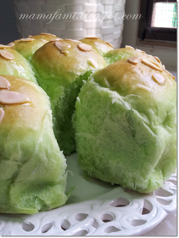MamaFaMi's Spice n Splendour: Pandan Buns