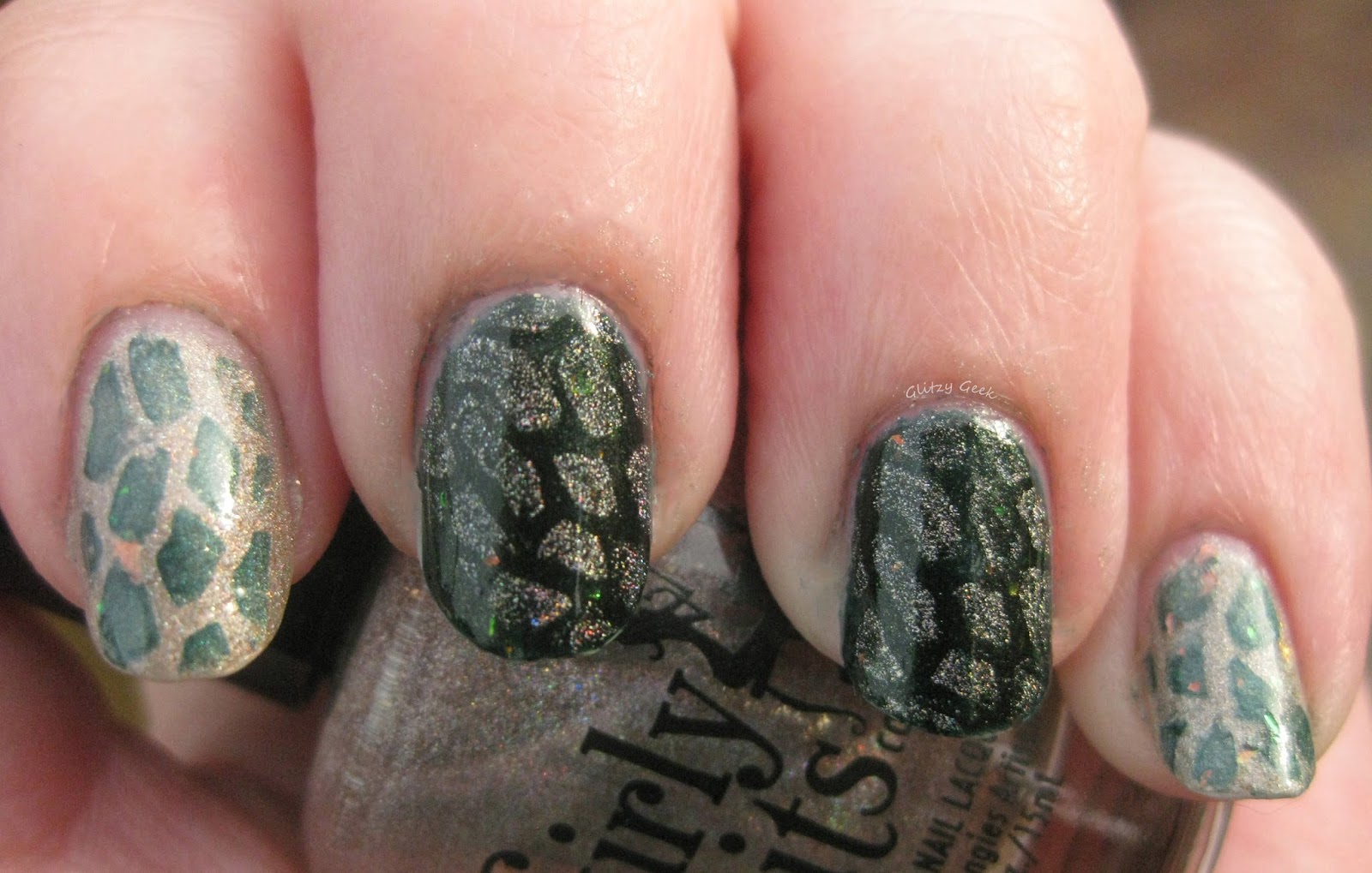 The Glitzy Geek: Turtle Shell Nail Art