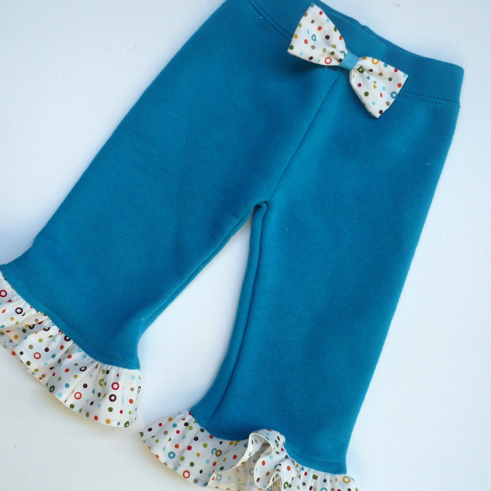 Ruffled pants are ready! Make one,