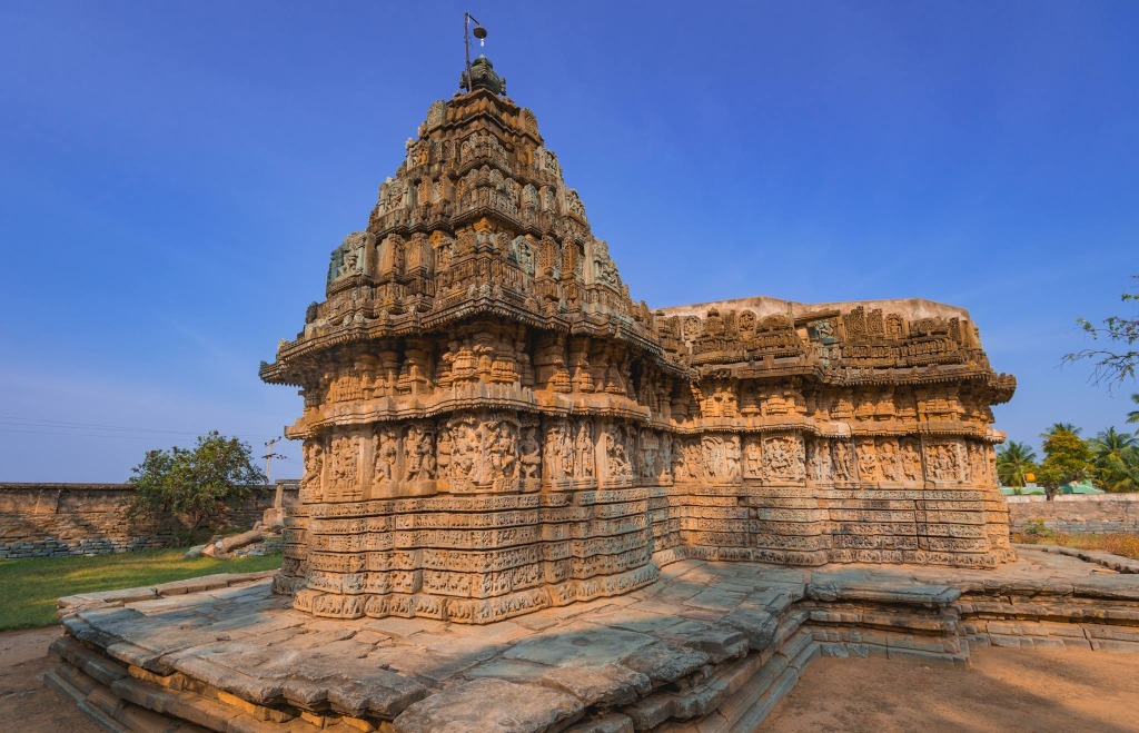 Hindu Temples of India: Mallikarjuna Temple, Basaralu, Karnataka