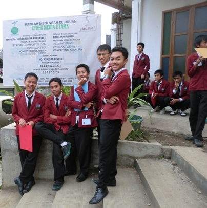 SMK Cyber Media Utama - Cisarua