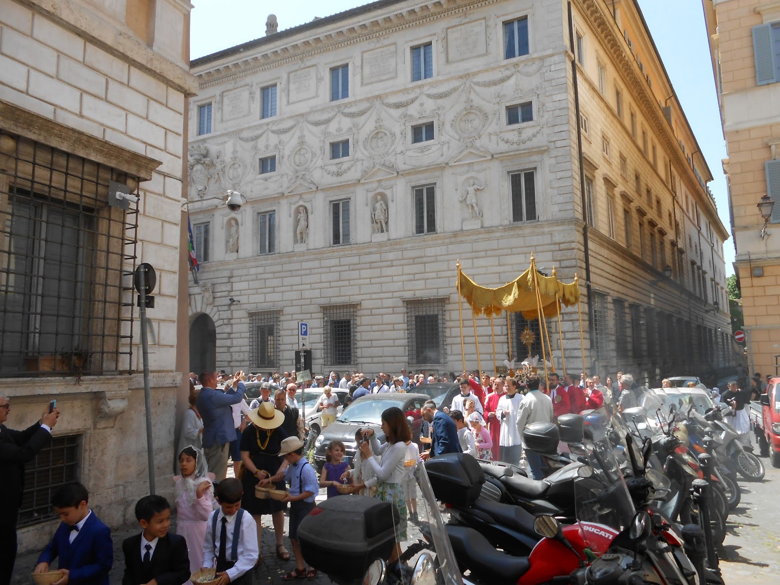 New Liturgical Movement: Corpus Christi Procession in Rome
