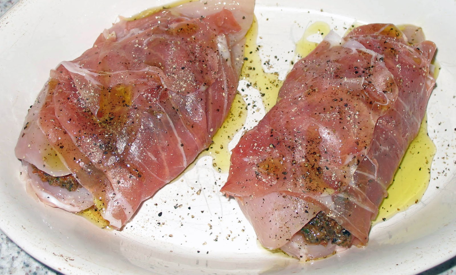 The Happy Housewife: Sun Dried Tomato Tapenade Stuffed Chicken Breasts