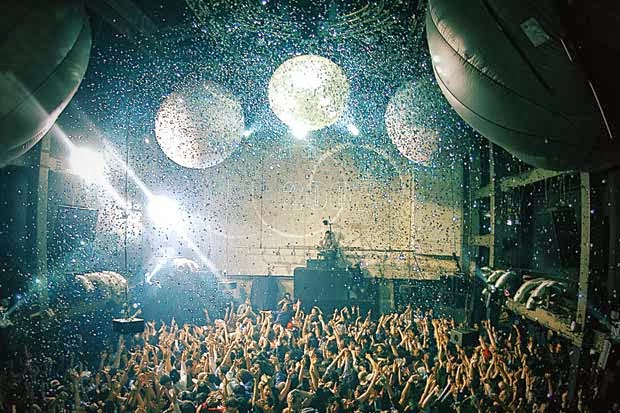 70 80 90: 70 80 90 DISCOTECAS: WOMB CLUB DESMADRE EN TOKIO JAPON.