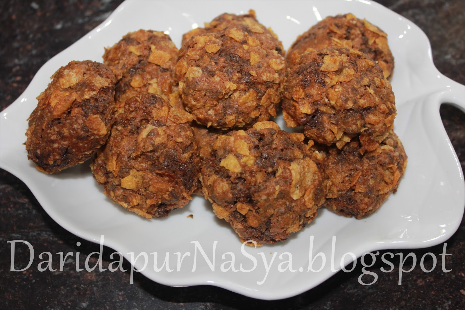 Dari Dapur NaSya: Biskut cornflakes choc rice