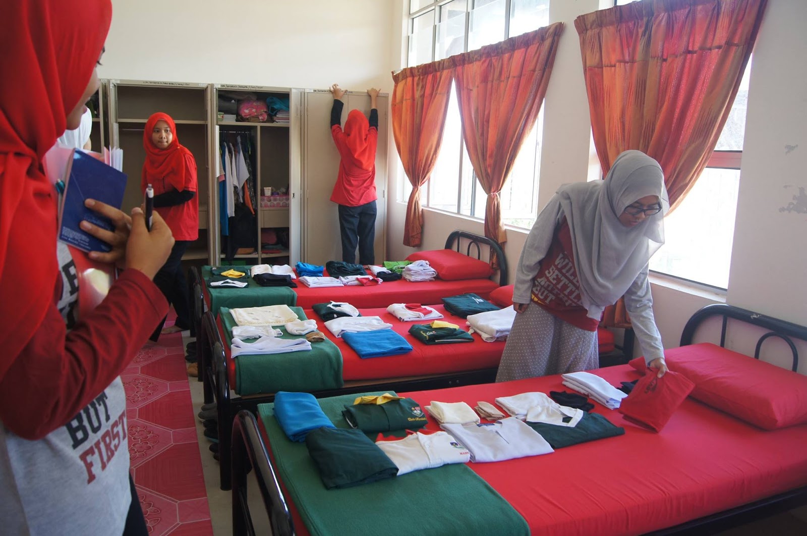 SISTEM RUMAH KOLEJ TUNKU KURSHIAH BANDAR ENSTEK SEREMBAN NS: KELUARGA TKC