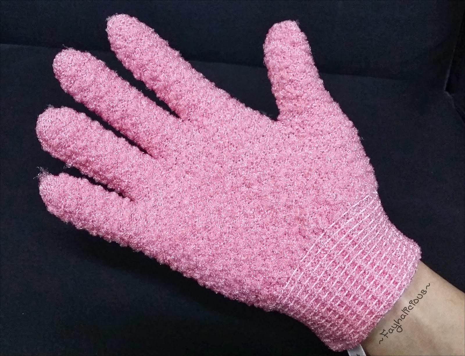 Fayhalicious: Soap & Glory Exfoliating Scrub Gloves