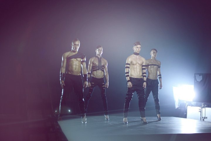 Stileggendo....spunti di vista: Signori e signore ecco a voi i KAZAKY