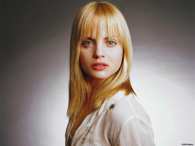 Mena Suvari Awesome And Fabulous Images Hd Wallpapers Photos And Pictures Hot Photoshoot
