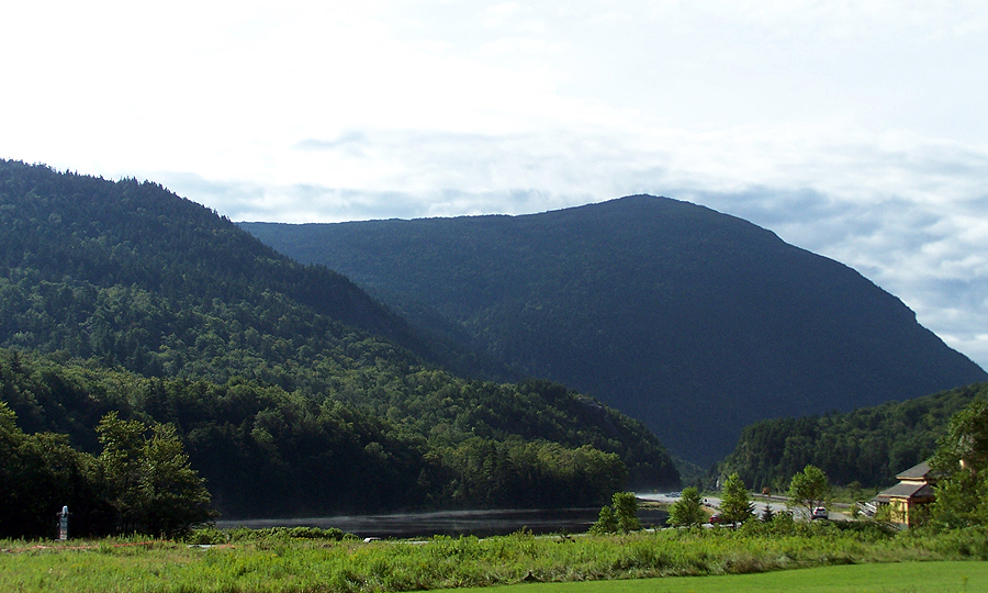 Hiking in the White Mountains: Willey Range with Lee and Dion
