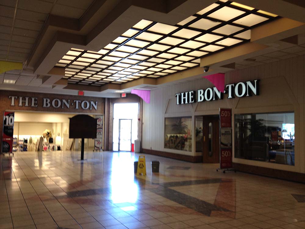 Sky City: Retail History: Westgate Mall: Bethlehem, PA