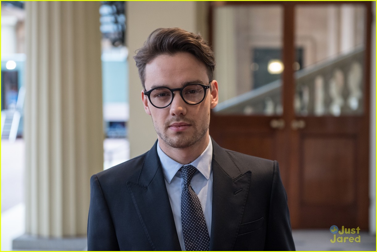 Viciadas por One Direction: Liam Payne visita príncipe Harry e rainha ...