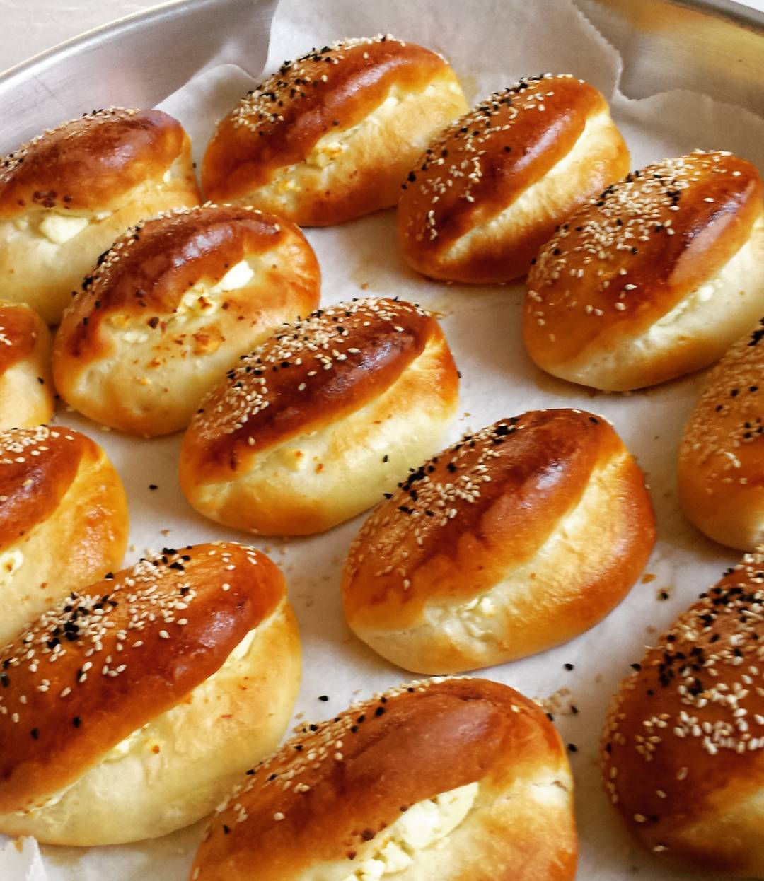 Peynirli Poğaça - Nefis Tarifler