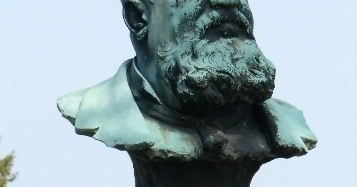 Troyes-en-Champagne: Le cimetière de Troyes visité par Philippe Landru