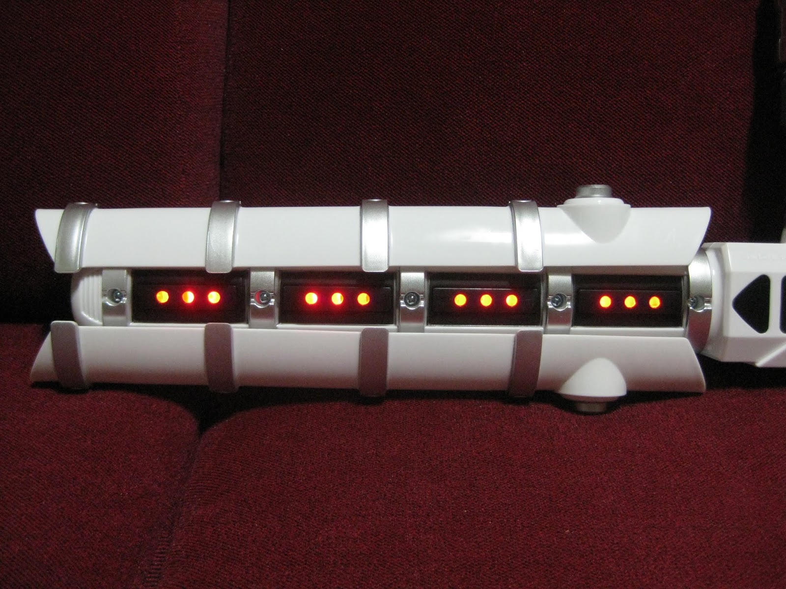 deSMOnd Collection: Hasbro Bladebuilders "Star Wars: Electronic Riot Baton"