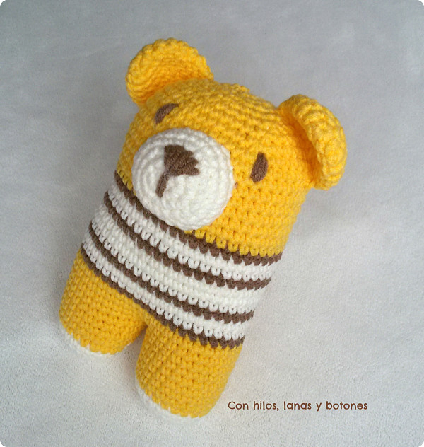 Oso Donato amarillo | Con hilos, lanas y botones