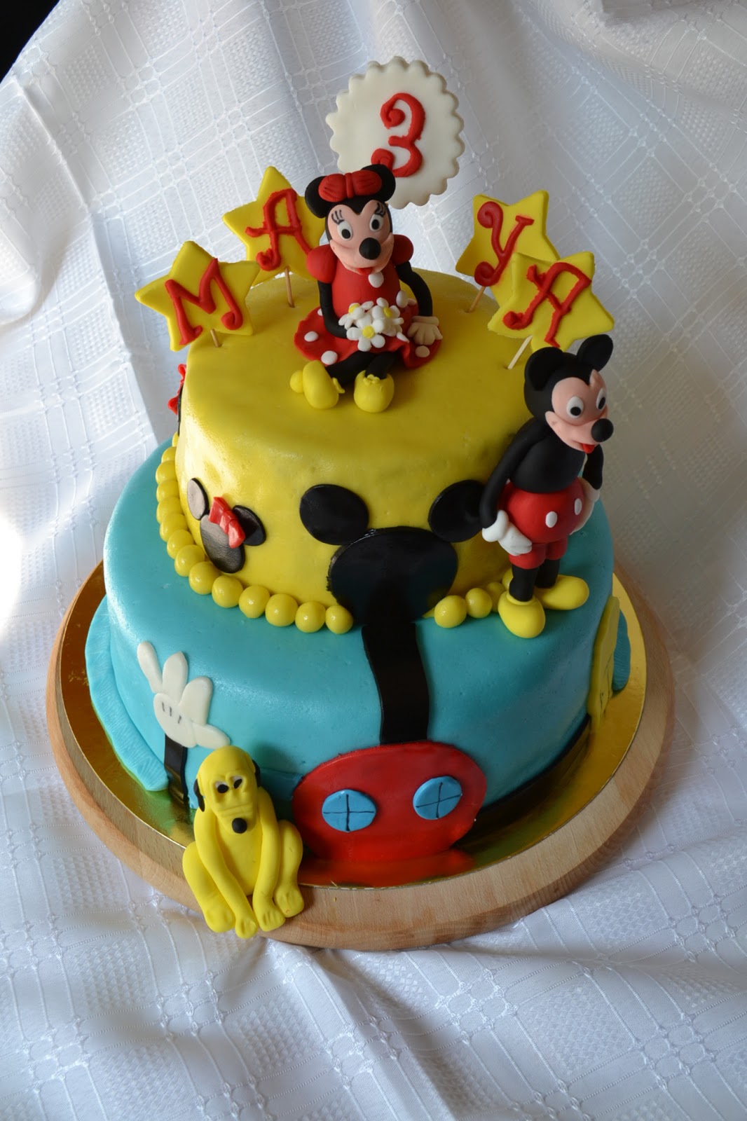 Myra's kitchen: Tort Clubul lui Mickey Mouse pentru Maya