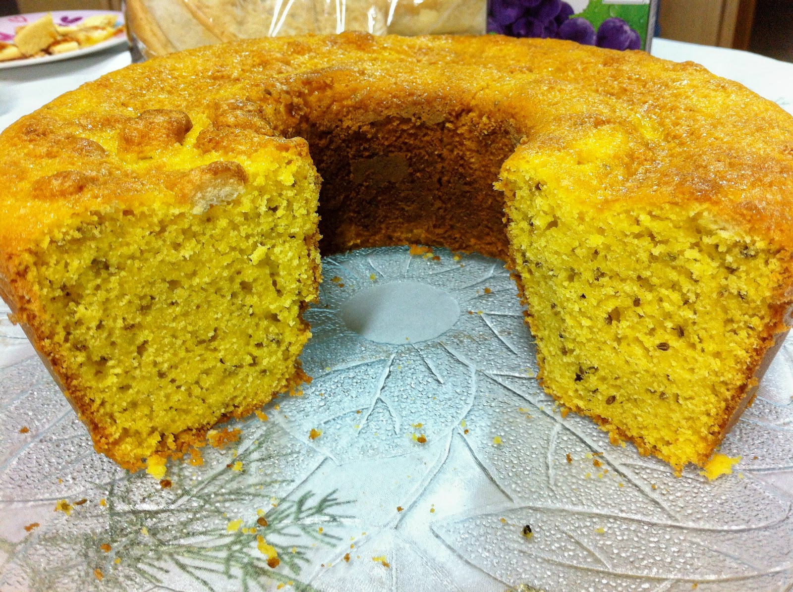 aninha lazzarotto: Bolo de Fubá com Erva Doce