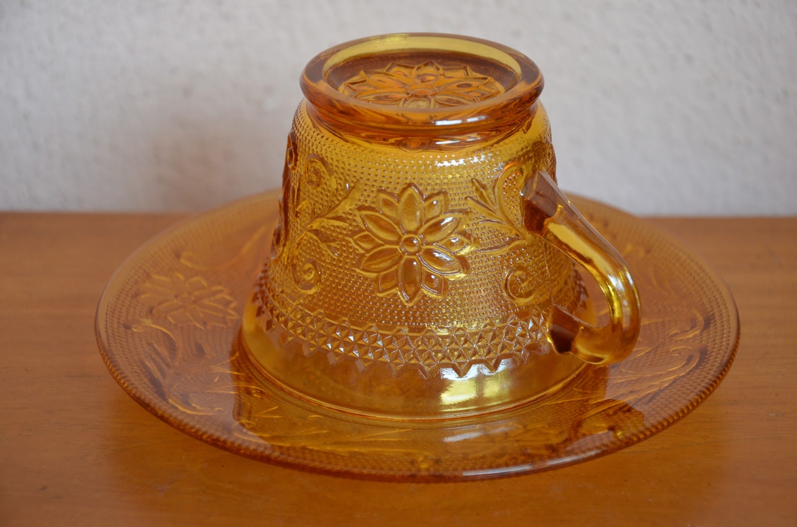 Sambas Antik: Tiara Exclusives Glass Ware Since 1984 made in Indiana (NOS)