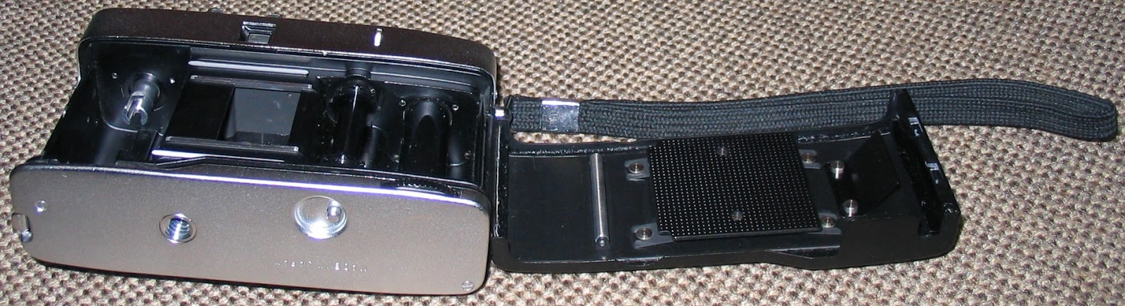 The Chens: The User's Review: Ricoh Caddy Half-Frame 35 mm Film Camera ...