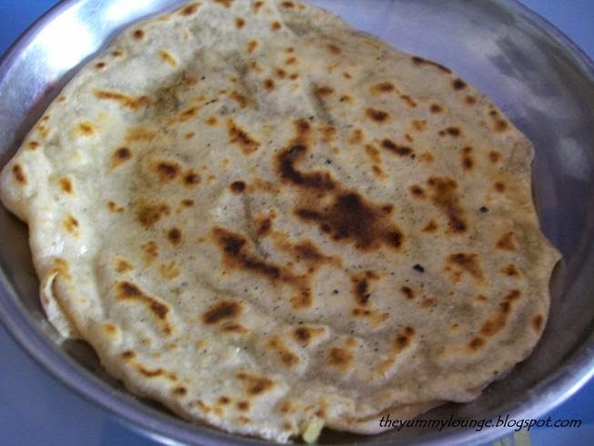 The Yummy Lounge: Puran Poli | Gujarati Puran Puri