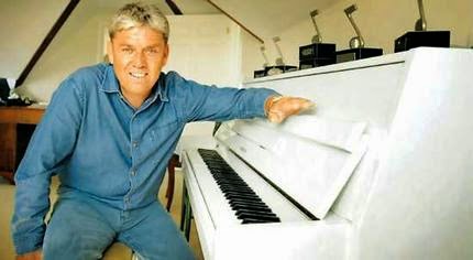 Inside the Rock Era: This Date in Rock Music History: December 3