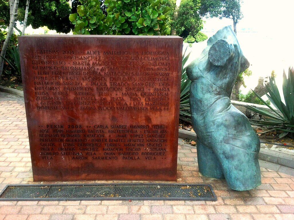Esculturas Gran Canaria: Monumento del Real Club Nautico a la ciudad de ...