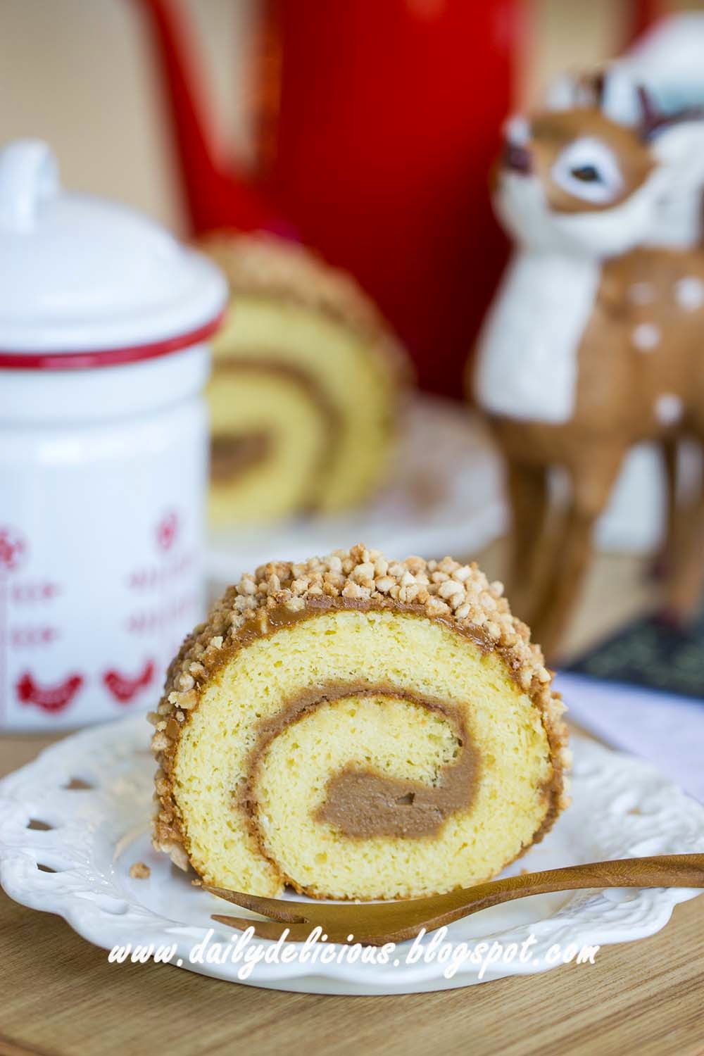dailydelicious thai: Almond roll: Almond, and almond in many forms