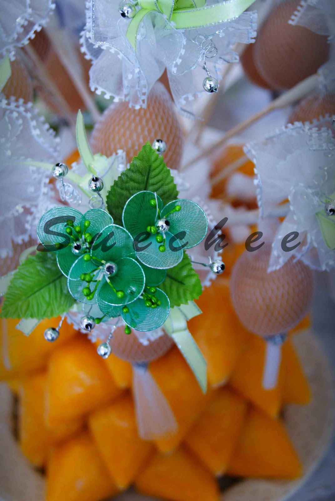 S.U.E.C.H.Y: Bunga Pahar/Bunga Telur dari Kain Stokin ( Hijau Putih )