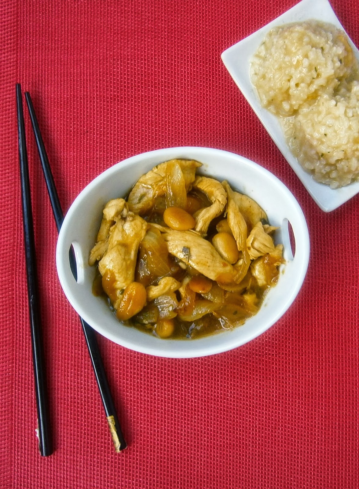 Pollo con almendras estilo chino.