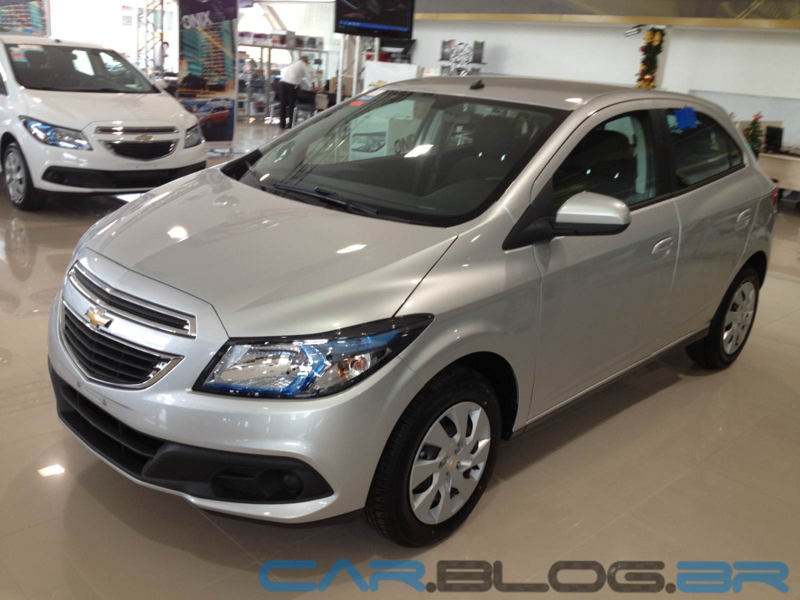 Chevrolet Onix LT 1.0 Completo - teste do VRUM mostra que o compacto da ...