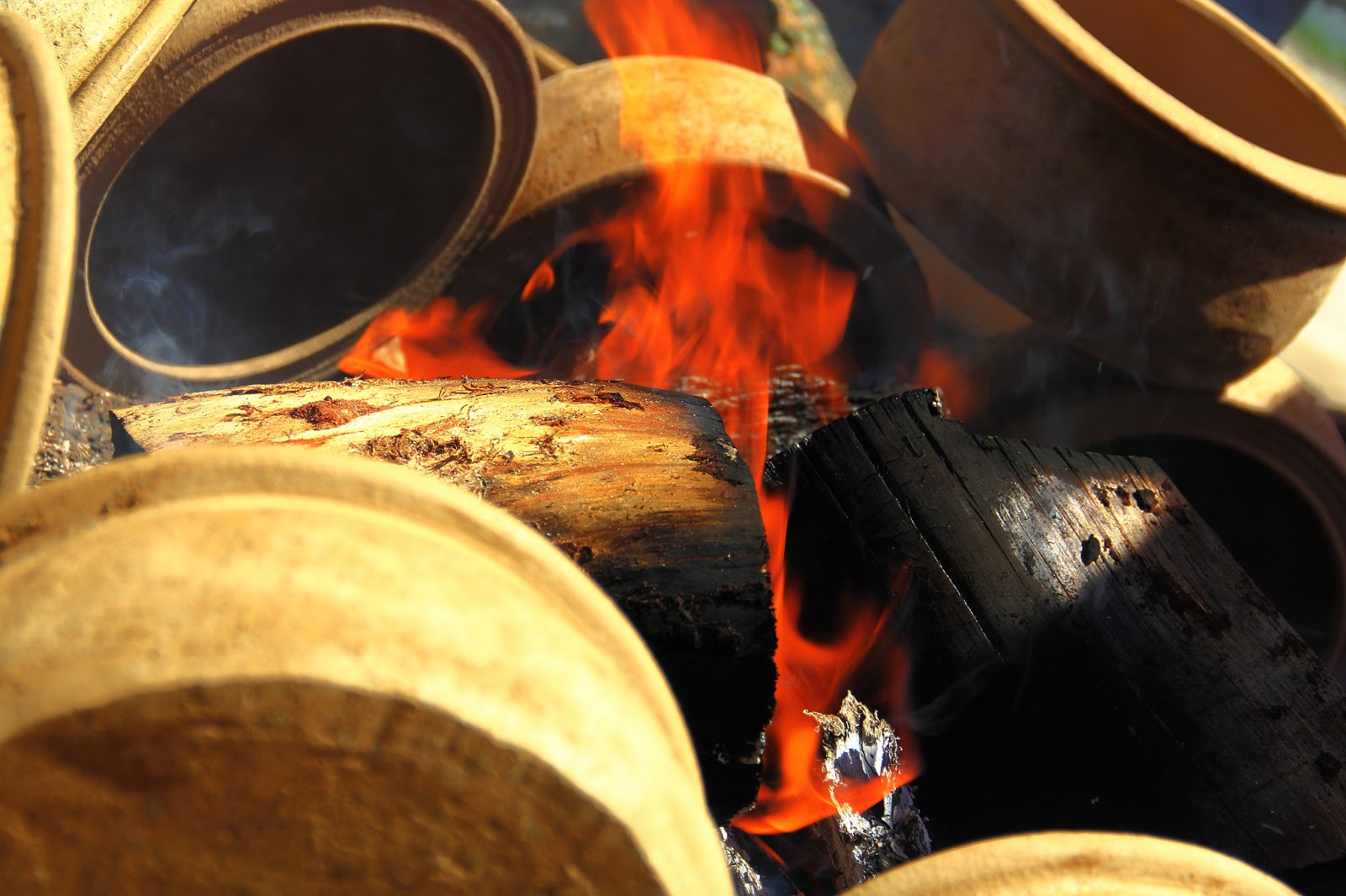 Seperti Tanah Liat Di Tangan Tukang Periuk | veLyN'z miNe
