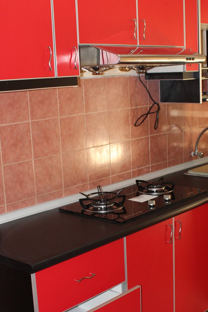 .: Pemasangan Kabinet Dapur di PPR Pantai Dalam