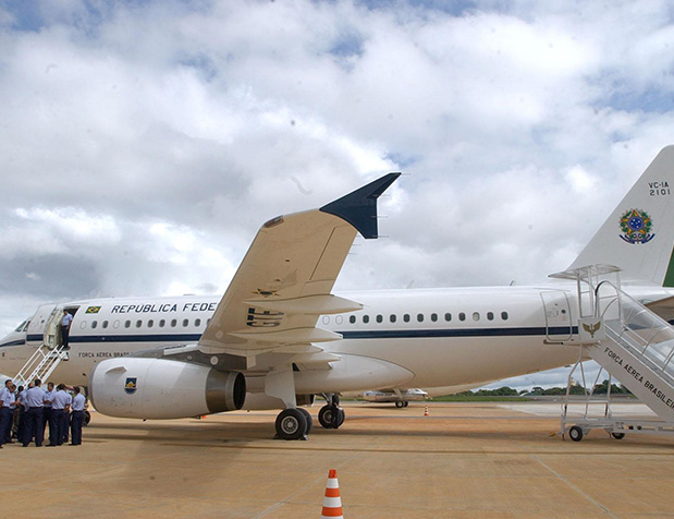 DIÁRIO LAJESPINTADENSE 12 ANOS : Novo avião de Temer custa mais que o ...