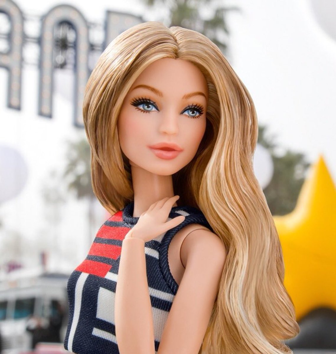 Boneca Barbie Gigi Hadid estará a venda a partir de 2018. - Barbie My ...